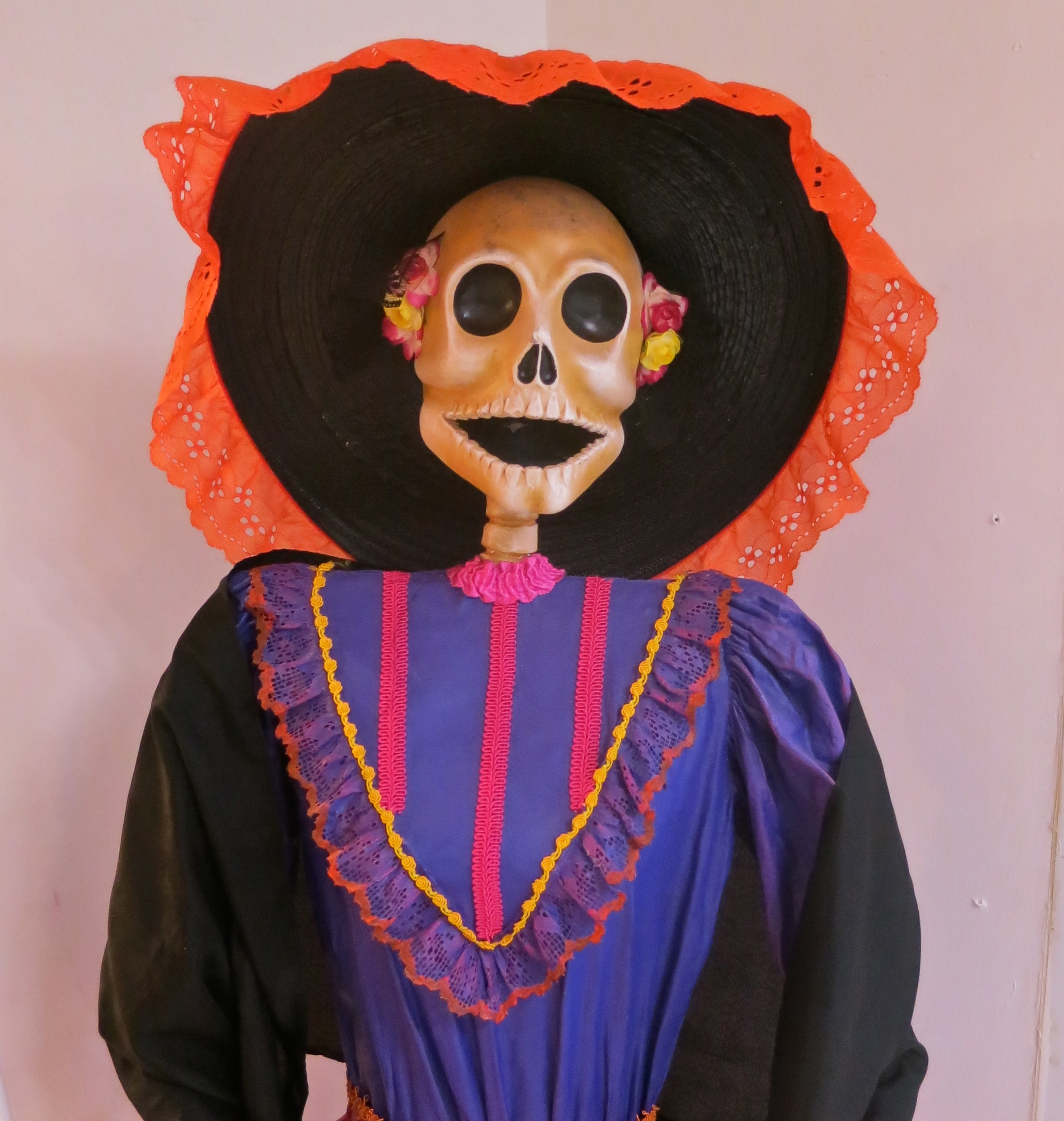 Puerto Vallarta airport Catrina | Wandering through Time and Place