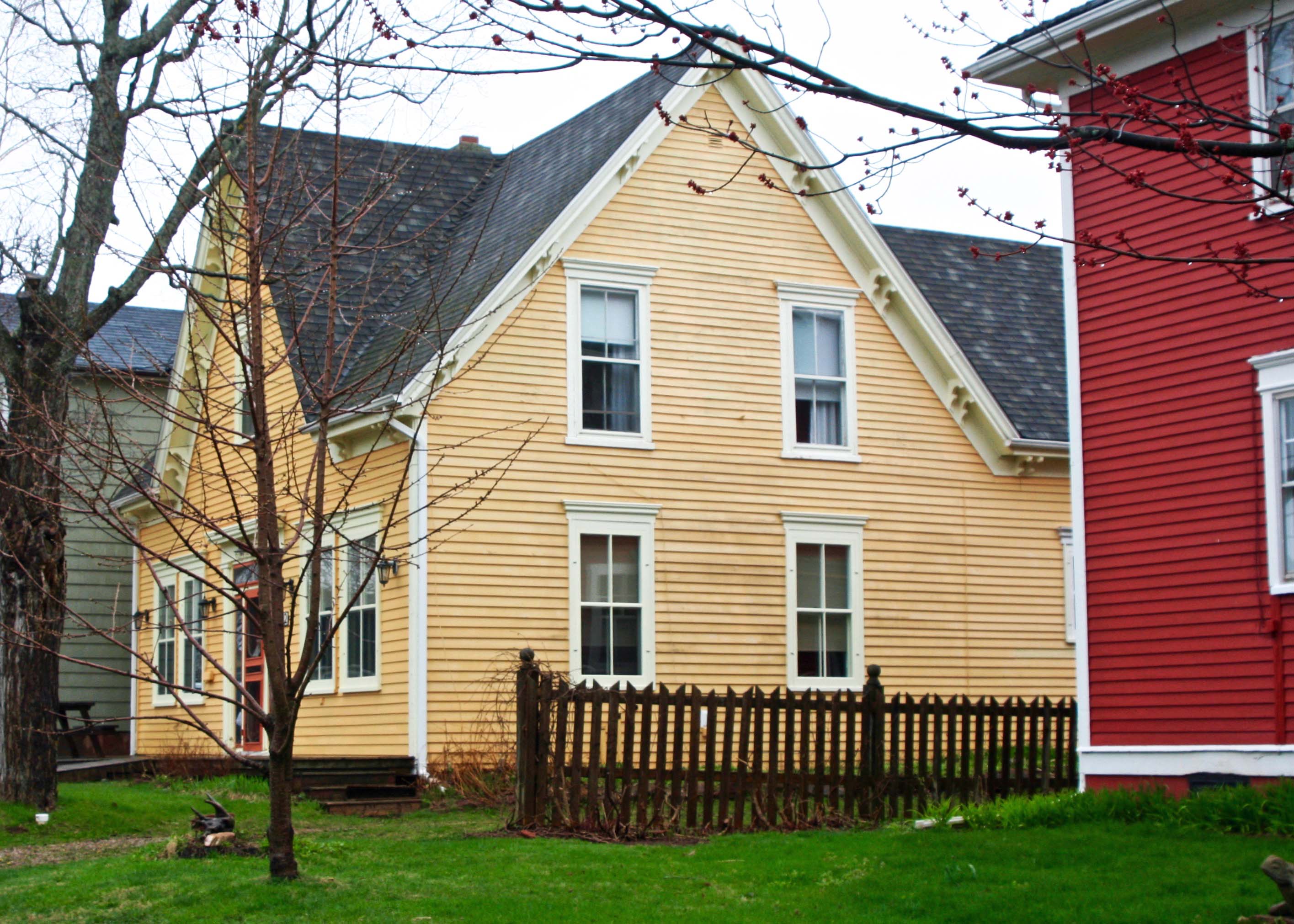 colorful-buildings-of-victoria-pei | Wandering through Time and Place