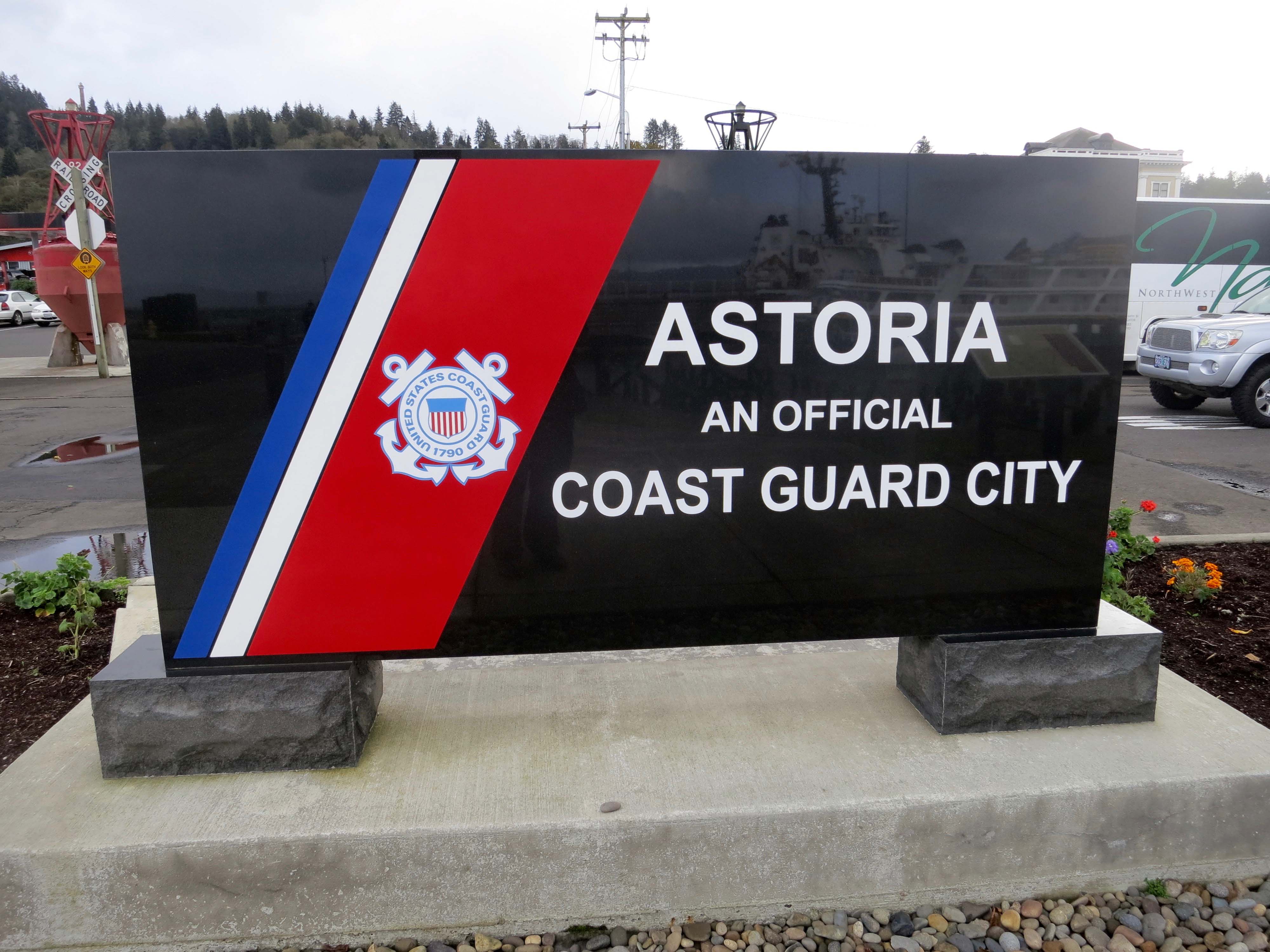 Astoria, Oregon… Where the Columbia River and the Pacific Ocean Meet ...