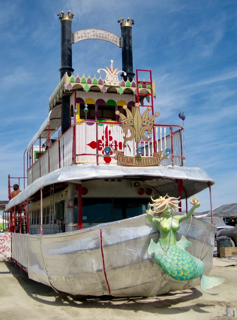 40 Wild, Whacky, and Weird Mutant Vehicles of Burning Man… Preparing ...